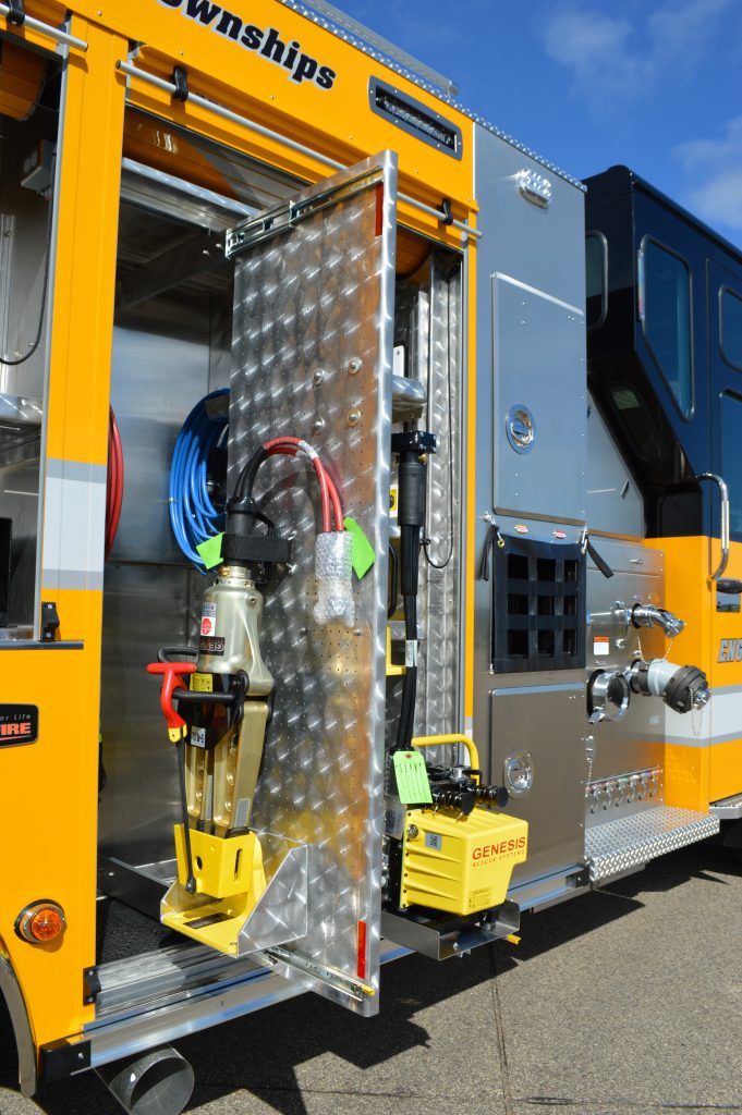 Enclosed Top Mount Pumper | CustomFIRE