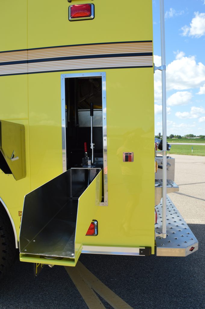 2200-Gallon Tender | CustomFIRE